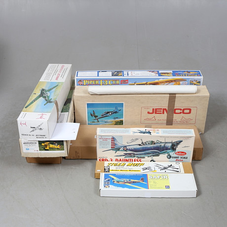 A Collection OF MODEL AIRCRAFT / KITS. Toys - Toys - Auctionet