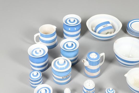A COLLECTION OF T. G. GREEN POTTERY BLUE AND WHITE CORNISHWARE ...