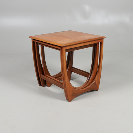 G-PLAN NEST OF THREE TABLES. Furniture - Tables - Auctionet