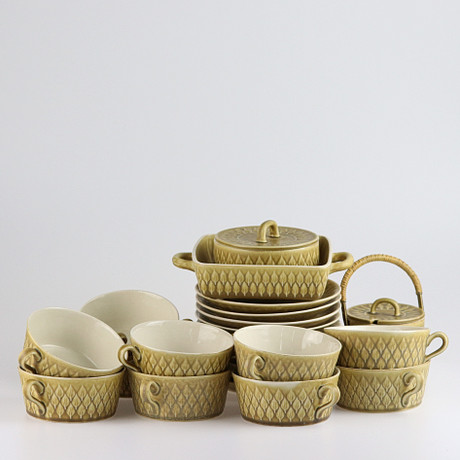 JENS QUISTGAARD. Service parts, 23 pieces, "Relief", glazed stoneware ...