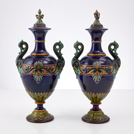 RÖRSTRAND, lid urns, a pair, majolica, last quarter of the 19th century ...