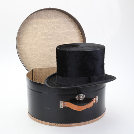 BRITISH TOP HAT, in box. Vintage & Designer Fashion - Auctionet