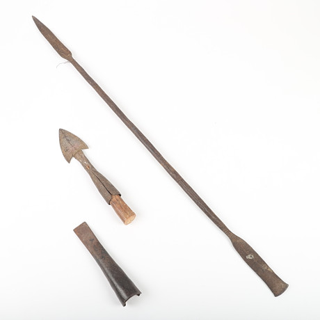 SPEAR AND SPEAR TIPS, 3 parts, metal. Tribal art - Auctionet