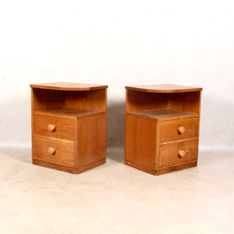 NIGHT TABLES, a pair, functional, 1900s. Furniture - Tables - Auctionet