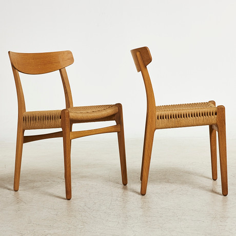 HANS J WEGNER. Stolar, 1 par, "CH23", Carl Hansen & Søn, vitoljad ek ...