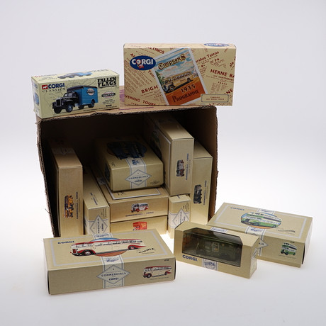 EN MÄNGD CORGI KLASSIKER BOXED. Leksaker - Leksaker - Auctionet