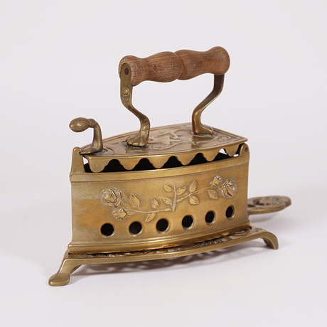 OLD IRON IN GOLDEN METAL. FIRST THIRD 20TH CENTURY. Miscellaneous ...