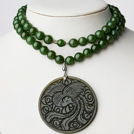 NECKLACE with PENDANT, circular pendant in jade (nephrite), cut ...