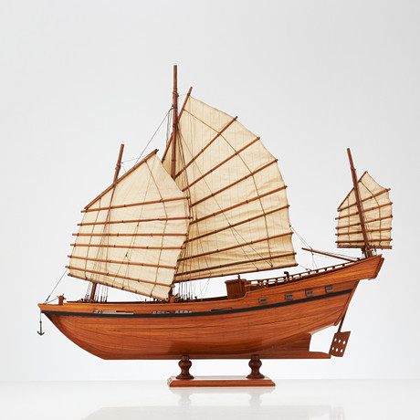 FARTYGSMODELL, 1900-talets senare del, kinesisk djonk, teak, monterad ...