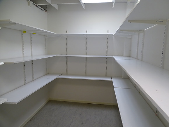HYLLSYSTEM, 24 hyllplan, Pelly. Möbler - Skåp & Hyllor - Auctionet