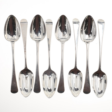ÅTTA GEORGE III/IV SILVER GAMLA ENGELSKA MÖNSTER DESSERTSKEDAR. Silver ...