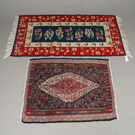 A FLAT WEAVE RUG TOGETHER WITH A SMALL KELIM. Carpets & Textiles ...