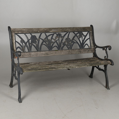 BERKELEY FORGE AND FOUNDRY. A HARDWOOD AND CAST METAL GARDEN BENCH ...