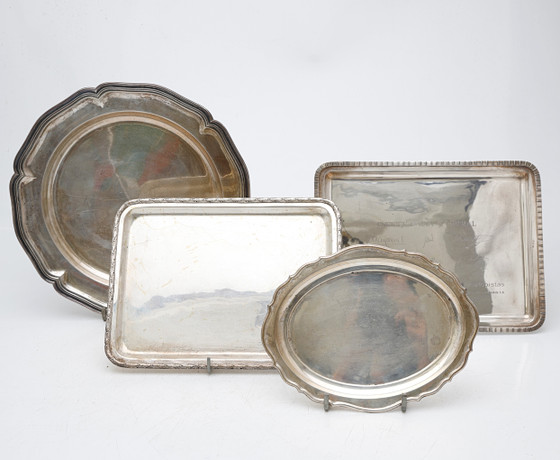 BRICKOR, 3 st samt en stor miterad tallrik, Barcelona silver, 1900 ...