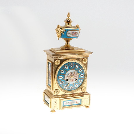 A 19TH CENTURY FRENCH GILT PORCELAIN MOUNTED MANTEL CLOCK. Clocks ...