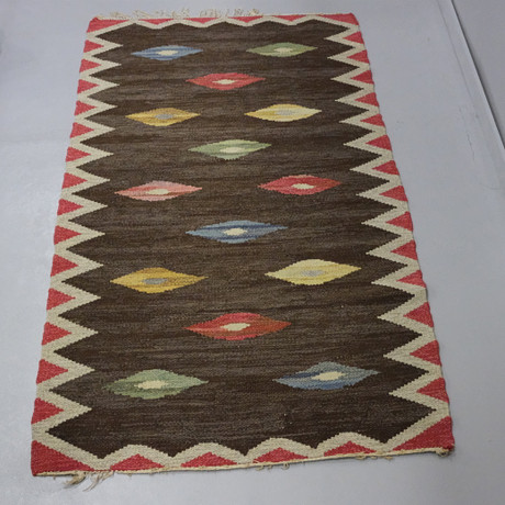 ROLLED SHEET CARPET, 1960s. Carpets & Textiles - Carpets - Auctionet