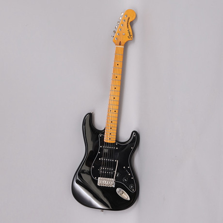 ELGITARR. Fender Squier Stratocaster. Samlarföremål - Musikinstrument ...