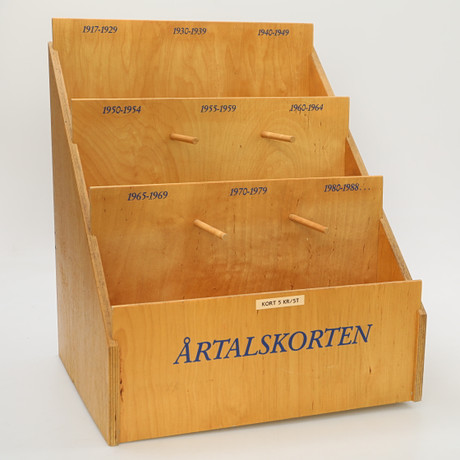 VÄGGHYLLA, 9 fack. Möbler - Övrigt - Auctionet