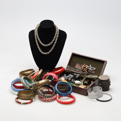 BIJOUTERIER, bl.a. silver, 1900-tal. Smycken & Ädelstenar - Preciosa ...