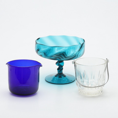 A THOMAS WEBB GLASS RINSER, AN AQUA BLUE GLASS COMPORT, AND AN ICE ...