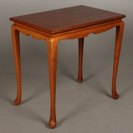 SIDE TABLE, marked SM. Furniture - Tables - Auctionet