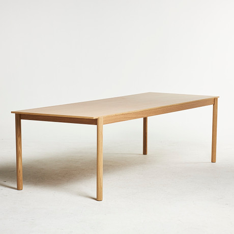THOMAS BENTZEN. Matbord, "Linear Wood Table", underrede i massiv ek, skivan med ekfanér, Danmark ...
