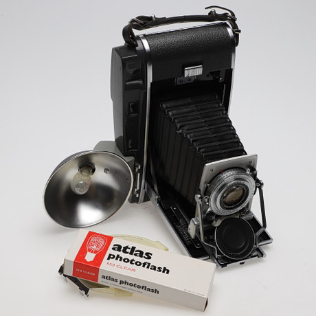 CAMERA, Polaroid instant camera, mod. 120, Yashinon, Japan. 1960s ...