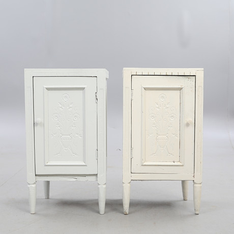 BEDSIDE TABLE, 2 parts. Furniture - Other - Auctionet
