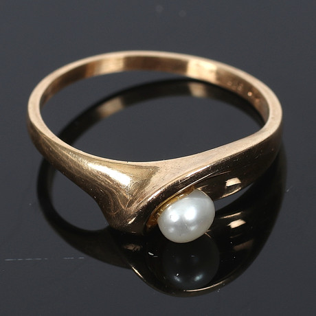 (2048) RING, 14k gold, with cultured pearl, 19/2000s. Jewellery ...