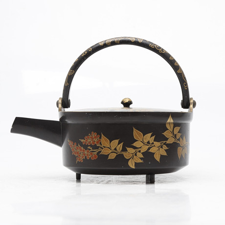 Japanese Meiji period lacquer teapot, 19th Century. Asiatica - Auctionet
