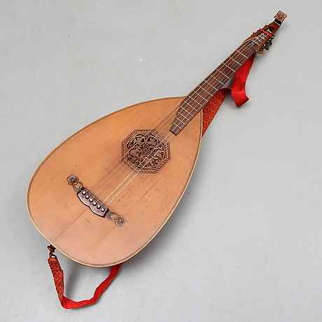 LUTA, 1800s / 1900s. Miscellaneous - Musical instruments - Auctionet