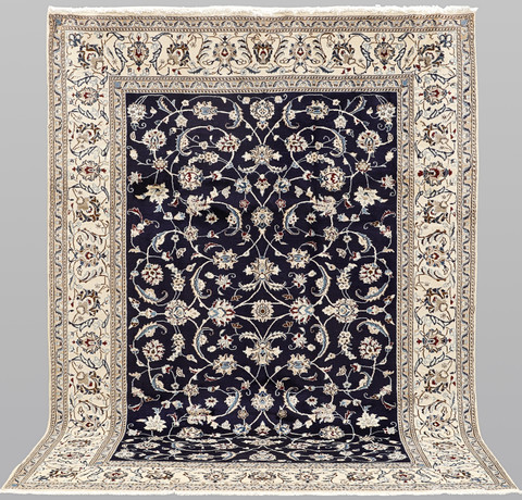 MATTA, persisk, nain med silkeinslag. Ca 335 x 245 cm. Mattor & Textil ...