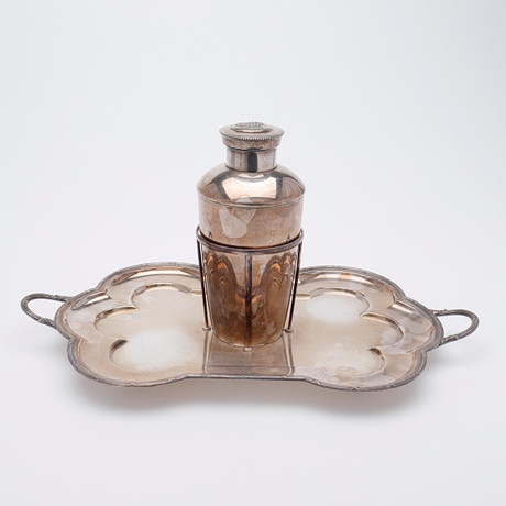 BRICKA MED SHAKER, NYSILVER. Silver & Metall - Nysilver - Auctionet