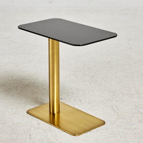 TOM DIXON, Flash Table Rectangle, förTom Dixon, glas och mässing. Möbler - Bord - Auctionet