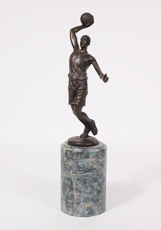 BASKETBALL PLAYER SCULPTURE. PATINATED BRONZE. Art - Sculptures ...