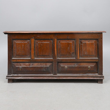 A GEORGE III OAK MULE CHEST, OF RAISED AND FIELDED PANELLED ...