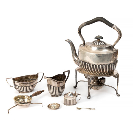 TEA SET and more, silver. Silver & Metals - Silver - Auctionet