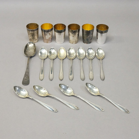 SKEDAR SAMT SNAPSGLAS I SILVER. Silver & Metall - Silver - Auctionet
