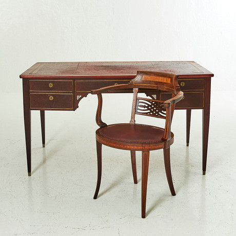 DESK AND DESK CHAIR, English, 1900s, mahogany table with leather ...