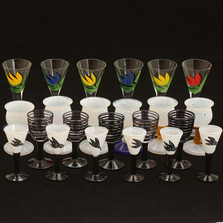 ULRICA HYDMAN-VALLIEN. Snapsglas, 23 stycken, Kosta Boda. Glas ...