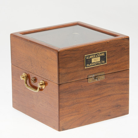 A Lange & Söhne, marine chronometer / watch, caliber 100, brass, wood ...