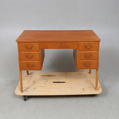 DESK, 1940s / 50s. Furniture - Tables - Auctionet