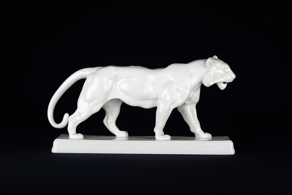 KÖNIGLICHE PORZELLAN MANUFAKTUR BERLIN. "Striding Tiger". Form draft ...