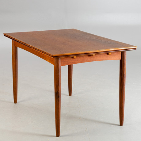 Utdragbart matbord i teak Dansk design från mitten av århundradet ...