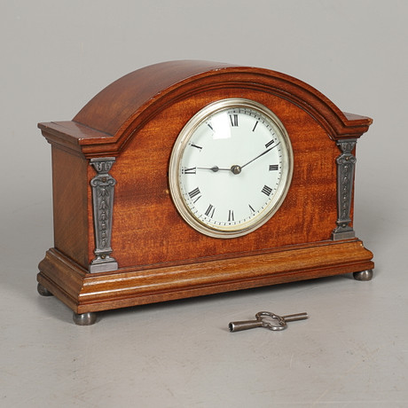 A FRENCH ARCH TOP MANTEL CLOCK. Clocks & Watches - Mantel clocks ...