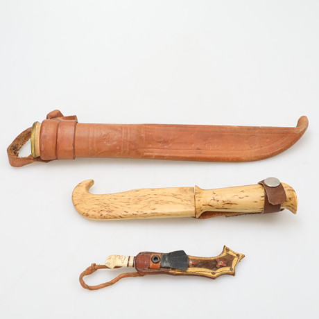 KNIVAR, tre stycken. Vapen & Militaria - Blankvapen - Auctionet