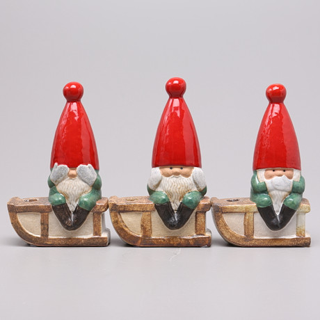 LISA LARSON. Figuriner, 3 st, stengods, tomtar med ljushållare, K ...