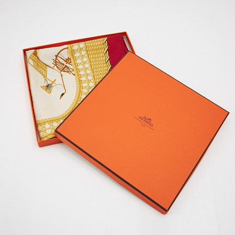 HERMÈS, "Voitures Paniers", scarf, siden, design Julia Abadie, Year of ...