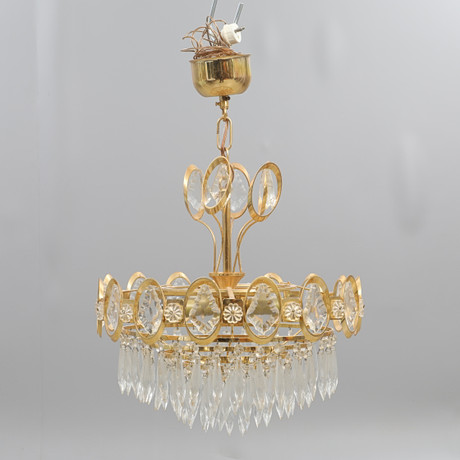 CHANDELIER, 5 light points. Lighting & Lamps - Chandeliers - Auctionet