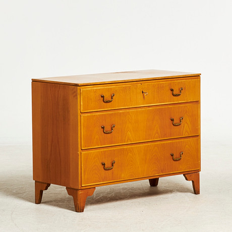 Chest of drawers, NK, mid-20th century, three drawers, brass fittings ...